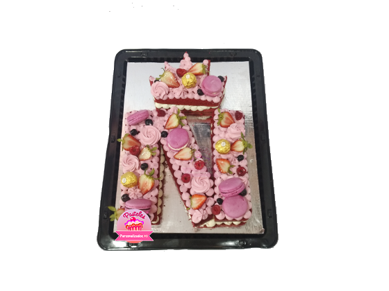 PASTEL DE LETRA CON CORONA – Pasteles Personalizados MX